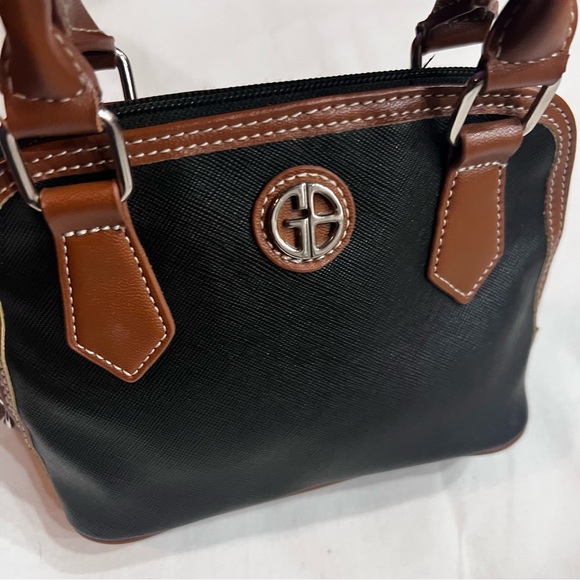 Giani Bernini | Bags | Giani Bernini Signature Crossbody Mini Bag Purse ...